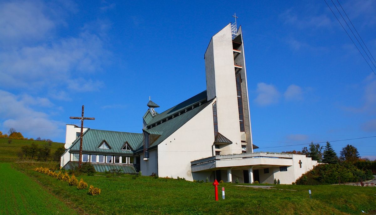 Kościół Matki Bożej Częstochowskiej (Śleszowice) - Przewodnik - Dioblina Kościół Matki Bożej Częstochowskiej (Śleszowice) - Przewodnik - Dioblina
